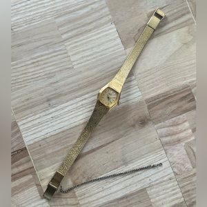 Seiko | Accessories | Seiko Ladies Watch Vintage Gold Tone Dial Bracelet Hands Markers Beautiful ...